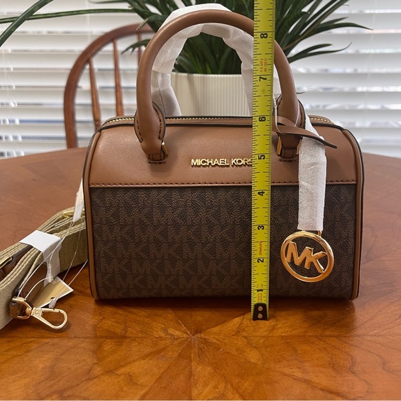 Michael Kors | Bags | Micheal Kors Small Purse | Poshmark